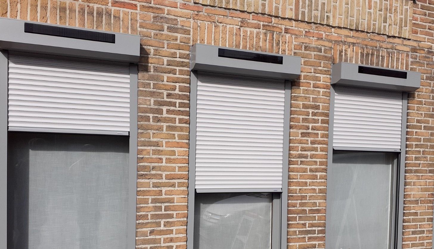 Voorzetrolluiken: functioneel, zonder kap- en breekwerk - Krial